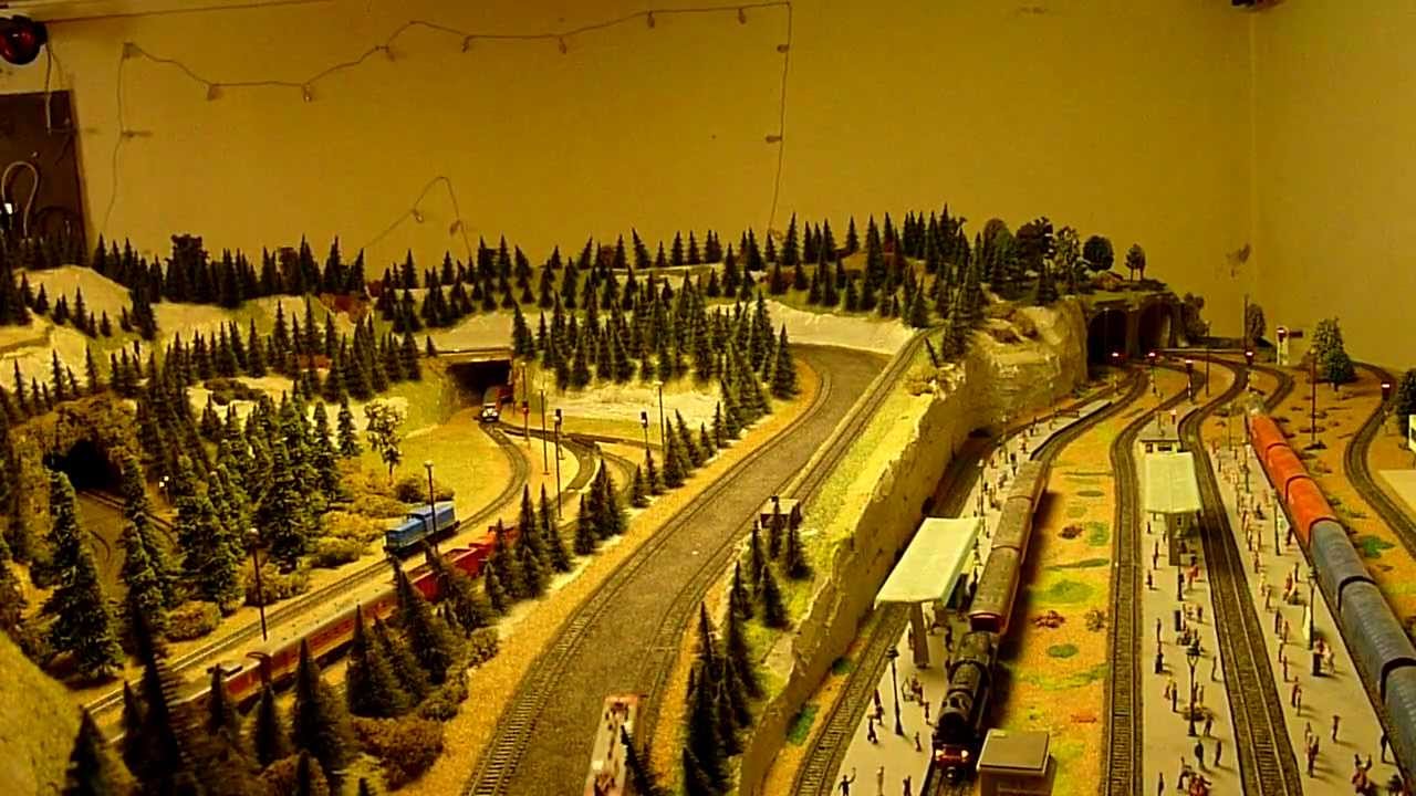 Modellbahn TT digital Zugein,- und Ausfahrt - YouTube