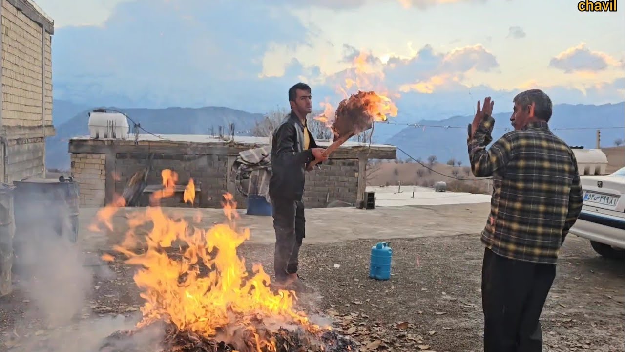 The transaction of Ali and Froud with the presence of the villagers ...