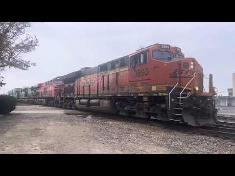 NS 26C clears Muncie with NS8114(Original NS heritage unit) trailing 2nd of 4 - YouTube