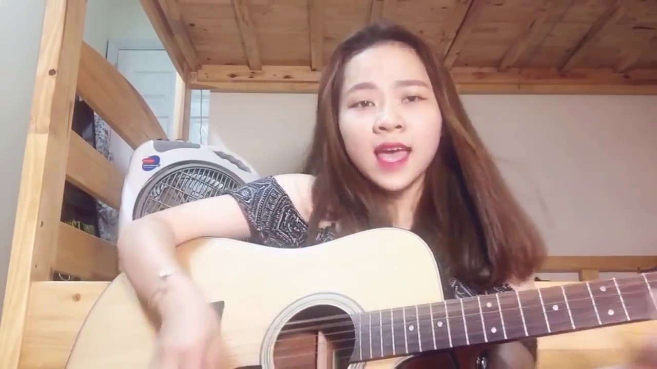 DESPACITO Luis Fonsi cover by beautiful girl - YouTube