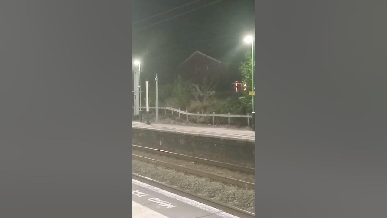 Avanti West Coast Class 390 passing Leighton Buzzard (26/08/2024) - YouTube