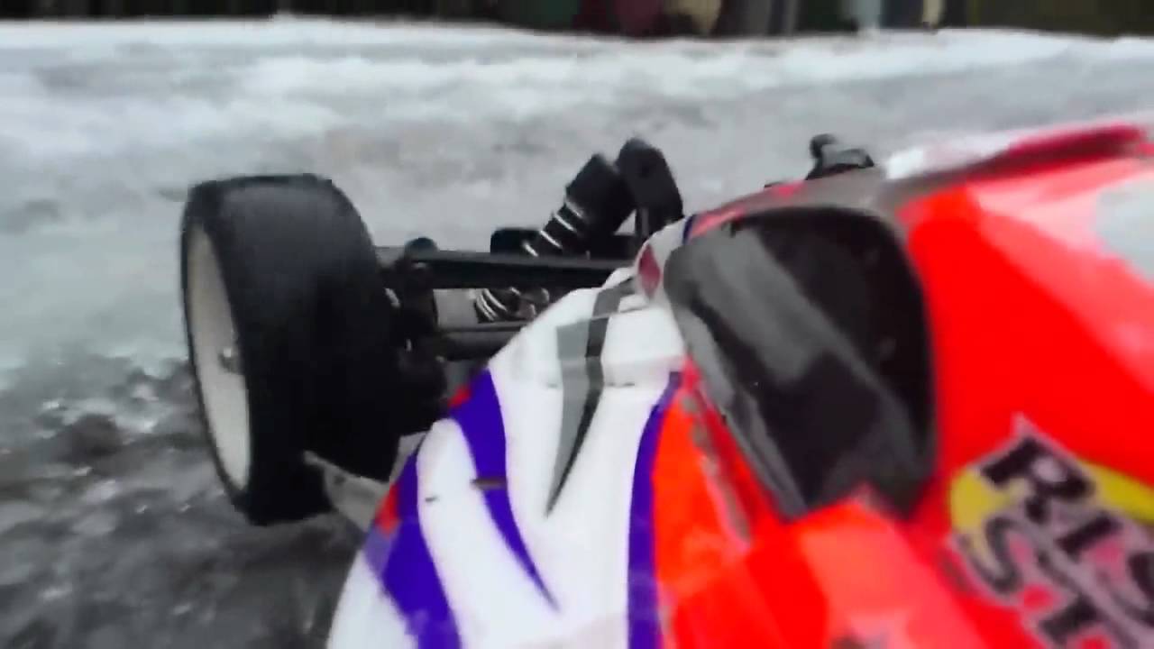 Tamiya Rising Storm DF-02 on Ice! - YouTube