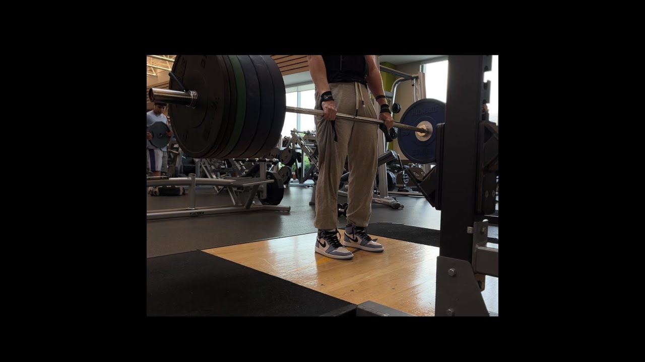 First ever video. Pull/Leg day. - YouTube