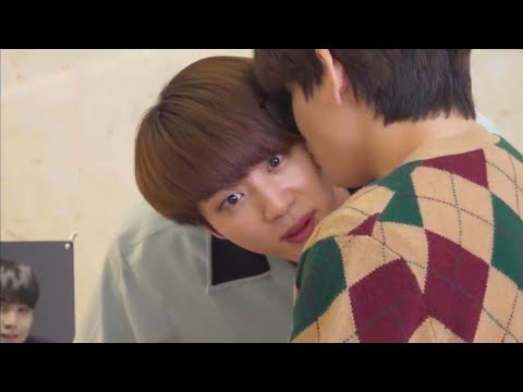 TAEHYUNG KISSING JIN😂😂 RUN BTS TAEJIN MOMENTS