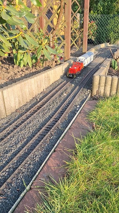 Daniels Gartenbahn (DGB) - Erster Zug des Jahres #gartenbahn #stauder - YouTube