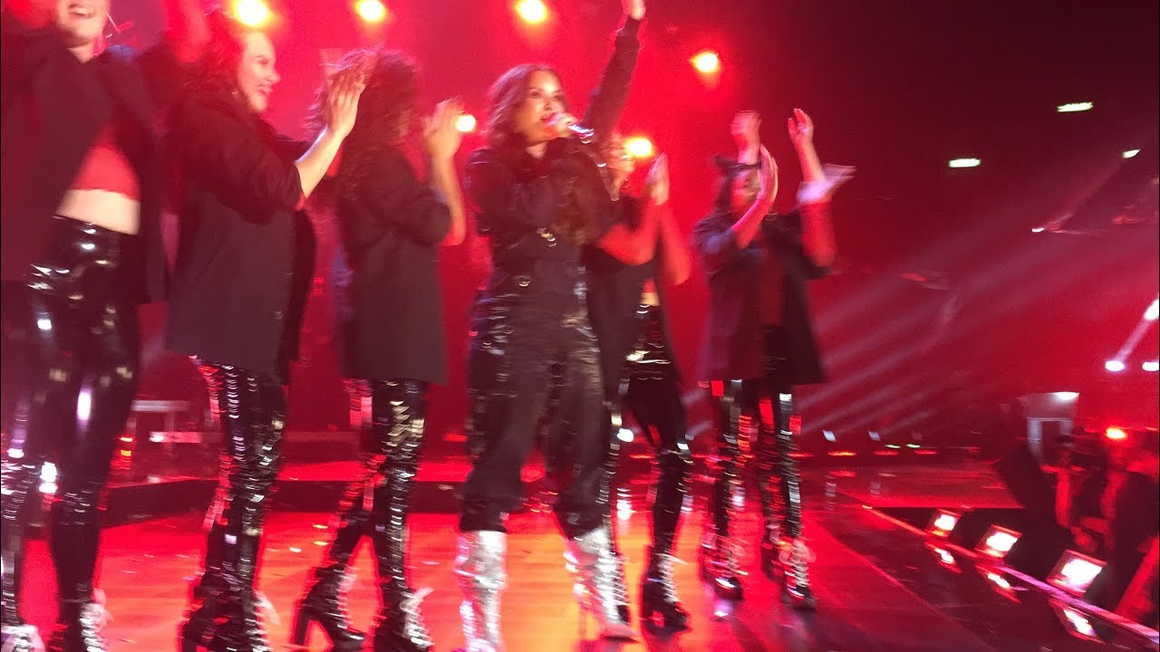 Demi Lovato - (Premios Telehit 2017) - YouTube
