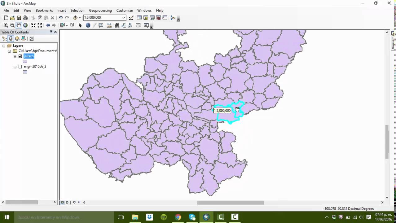 Como utilizar la herramienta dissolve en arcmap - YouTube
