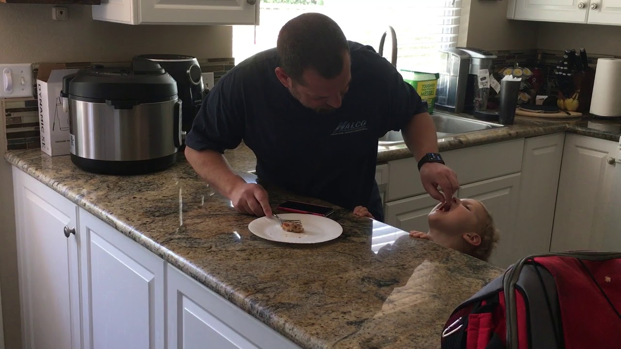 Daddy feeding jack sinmin roll - YouTube