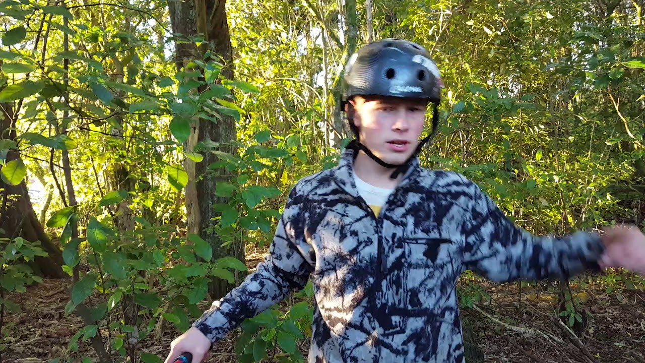 Big ass splinter in me leg - YouTube