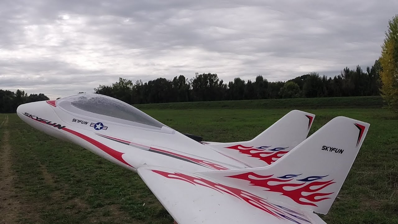 Hobbyking Skyfun Video Tutorial Headmount and Wing Mounted Camera Views ...
