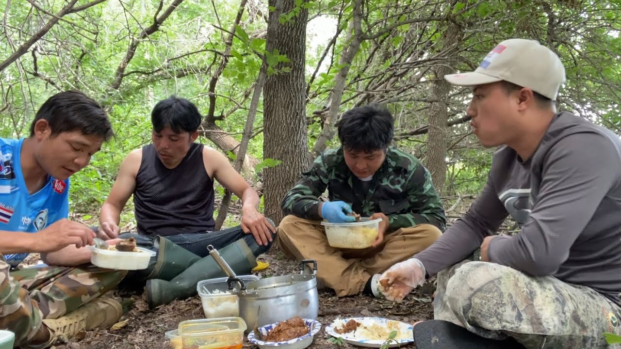 2023 SD Hunt squirrel curry & eating - YouTube