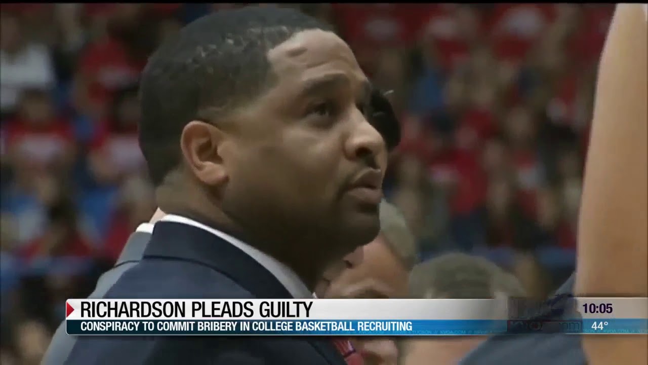 Former UA b-ball coach pleads guilty to bribery charge - YouTube