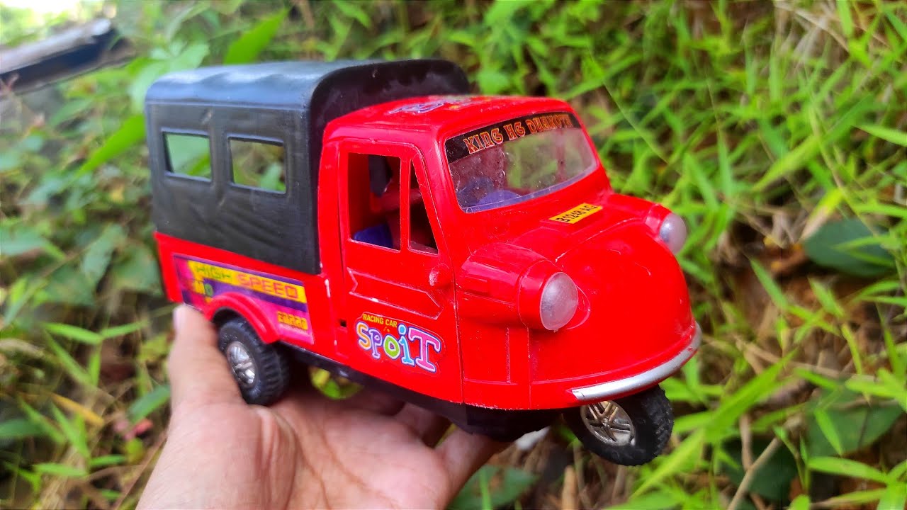 Menemukan Mainan Pesawat Garuda,Pemadam Kebakaran,Beca,Kereta Api,Bemo ...