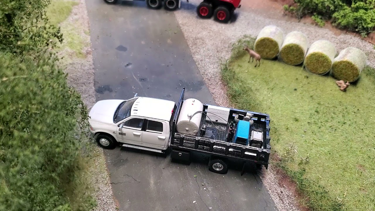 1/64 custom farm trucks - YouTube