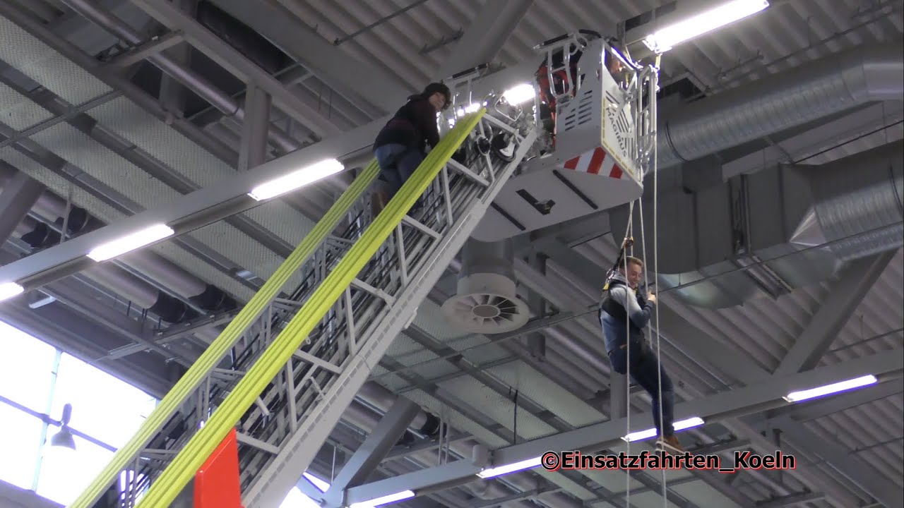 Messestand der Feuerwehr Köln auf der Messe "Einstieg" # ...