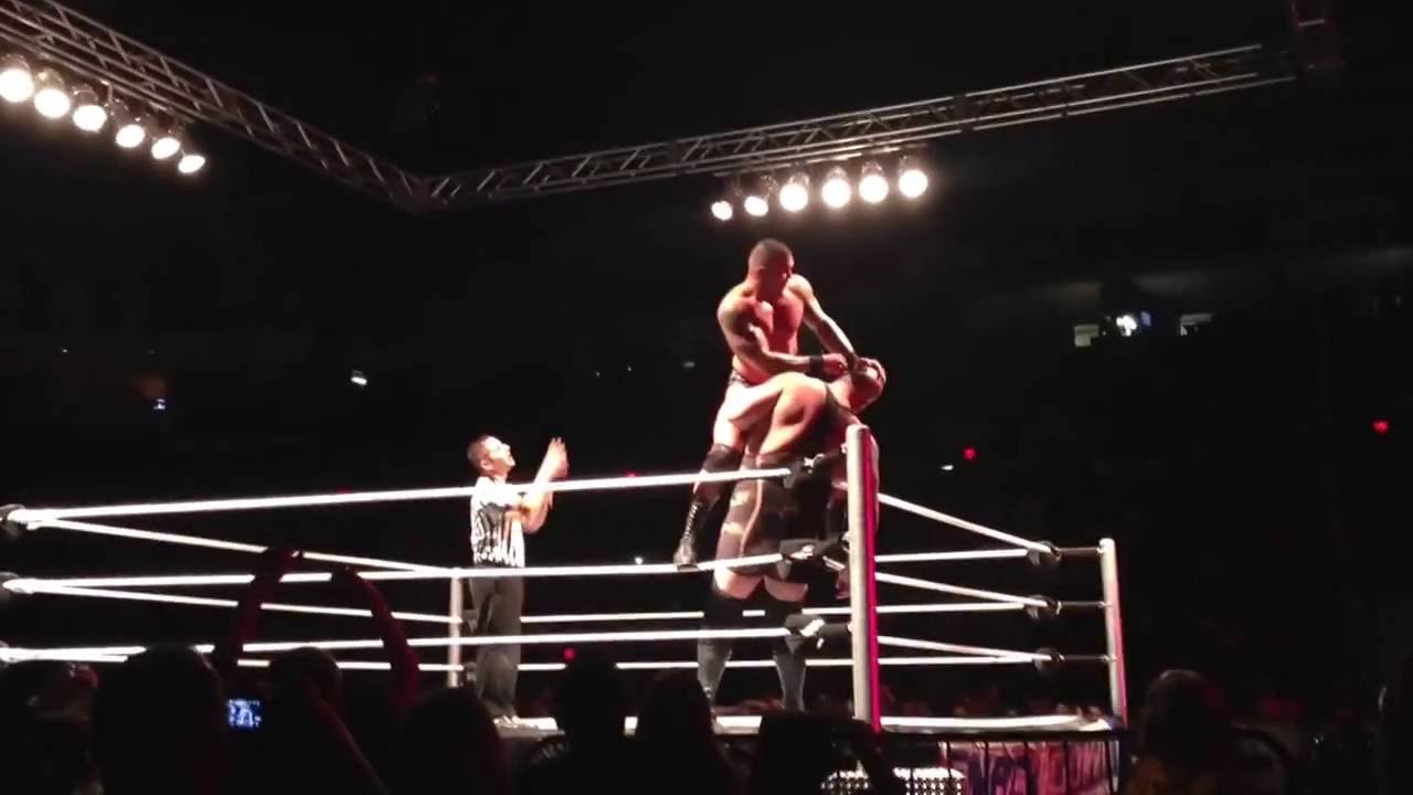 WWE Randy Orton FAKE Punches Big Show - YouTube