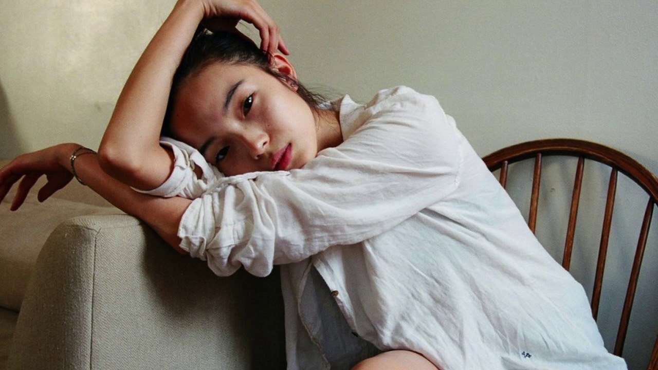 Che Ecru - All Alone - YouTube