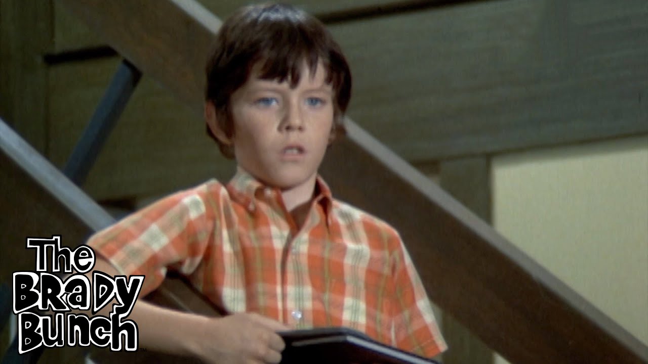 Bobby Brady Sells Magazine Subscriptions - YouTube
