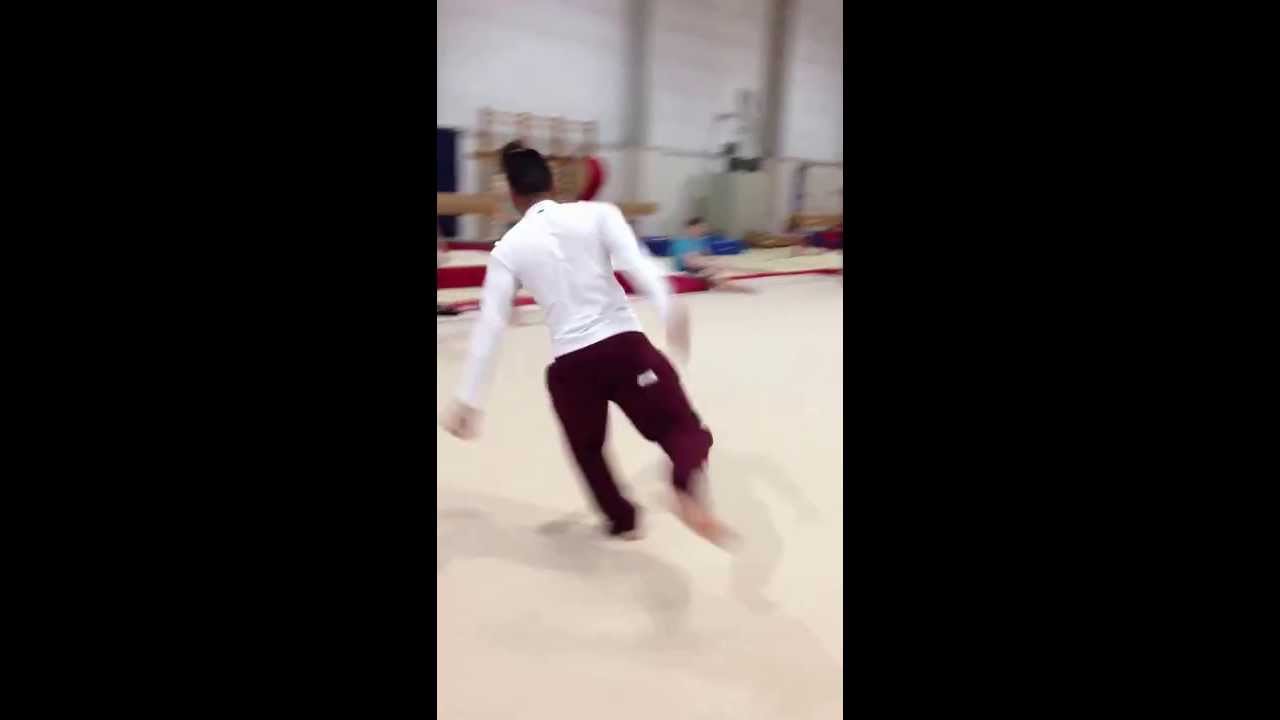 Gainer flash kick - YouTube