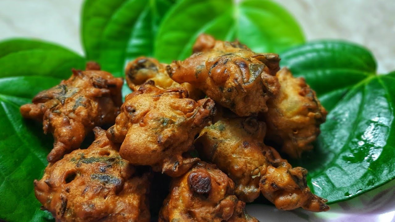 Pan Bonda Recipe in Tamil | வெற்றிலை போண்டா செய்வது எப்படி | Diwali ...