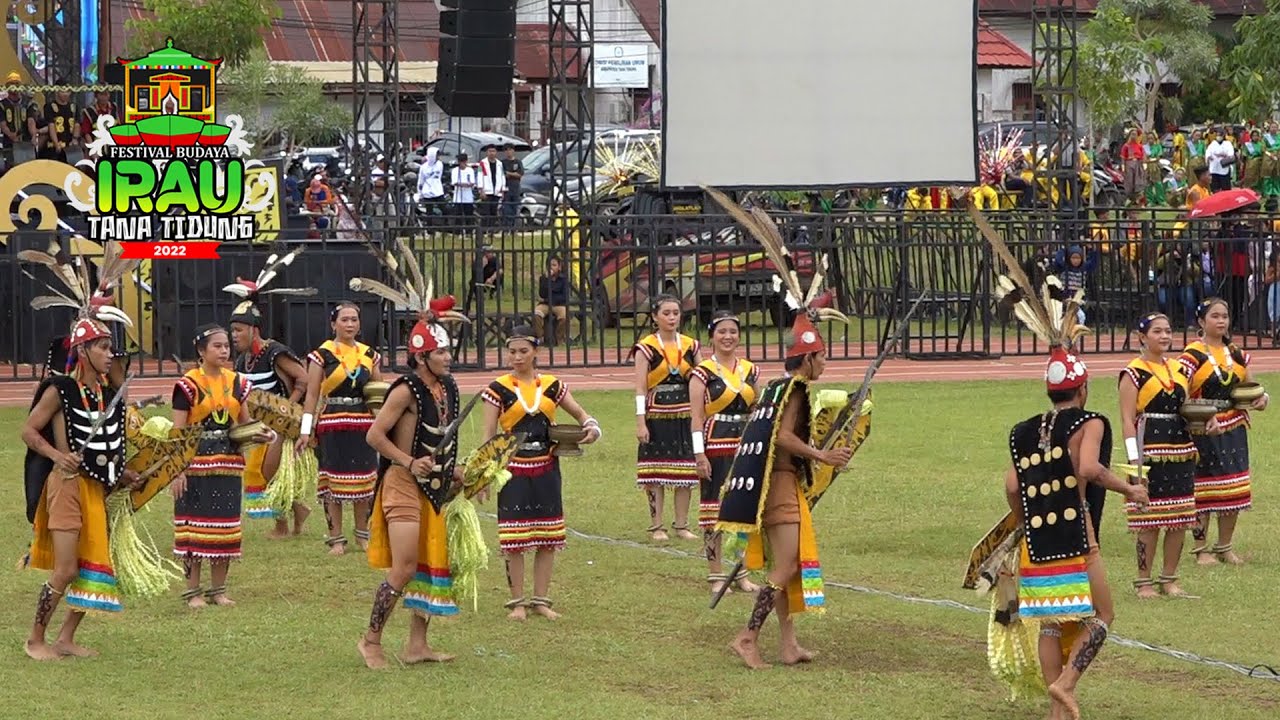 Tari Kreasi Pedalaman DAYAK BULUSU | IRAU KTT 2022 - YouTube