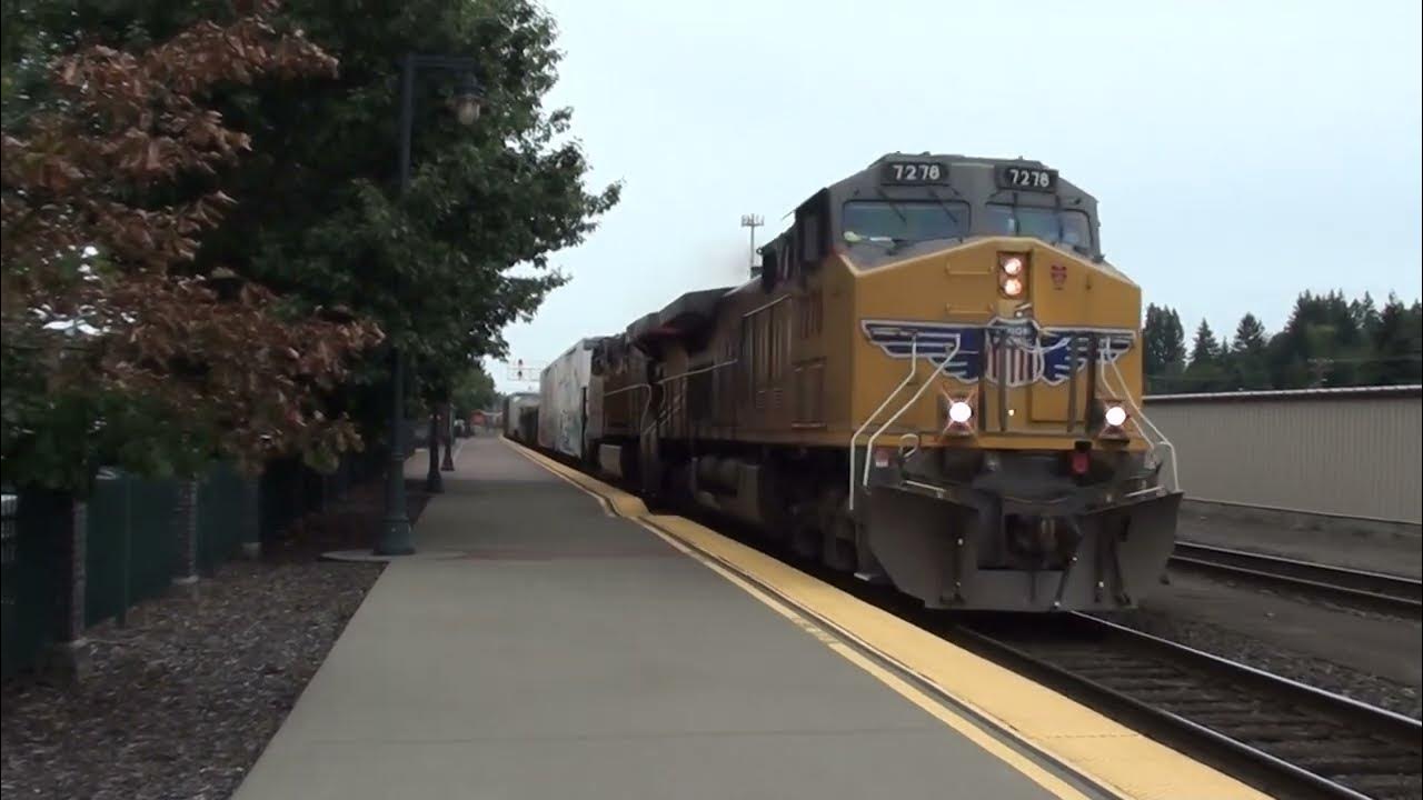 UP 7278 Leads a Union Pacific Manifest/Mixed Freight Train South through Centralia, WA 09/14 ...