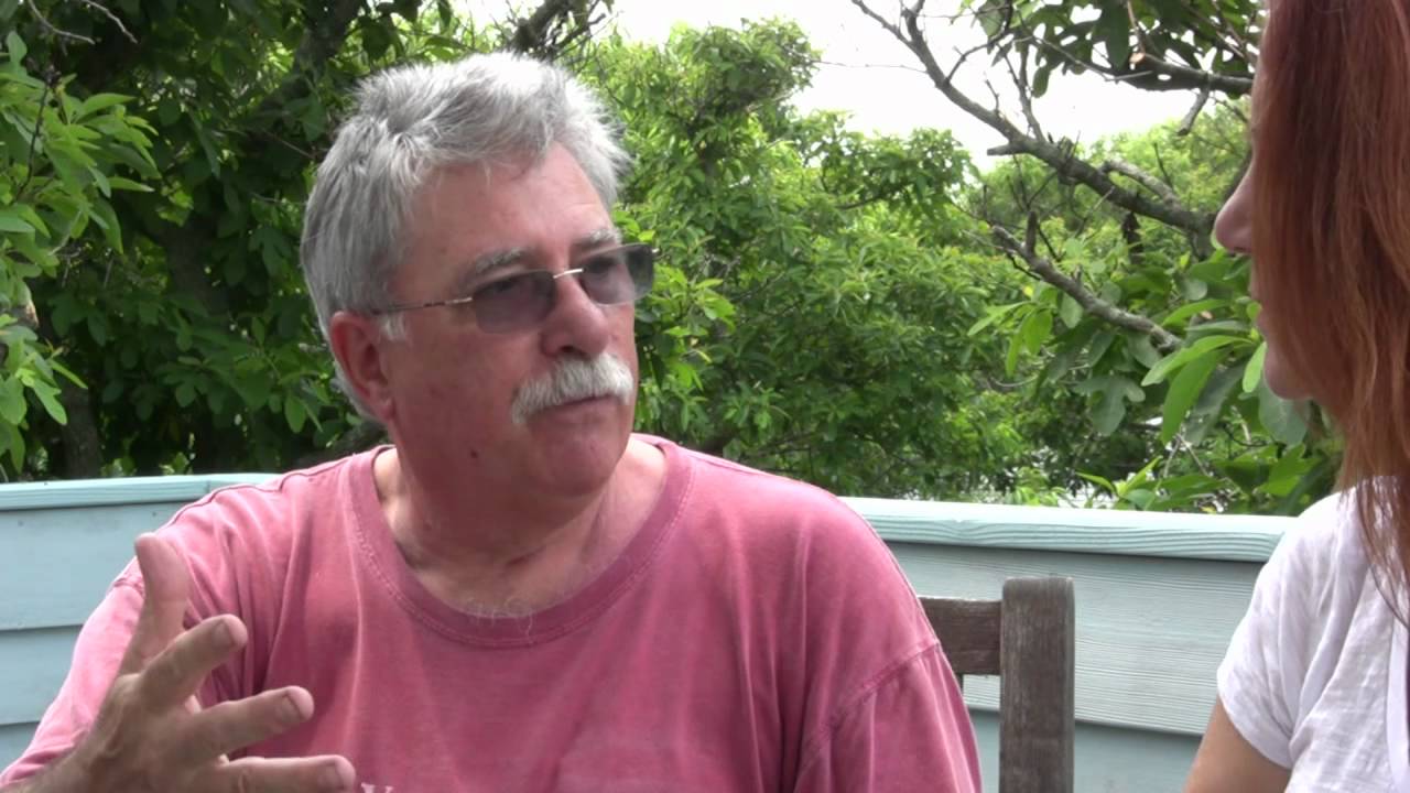 Tom Whitby talks with Laurie Hansen - YouTube