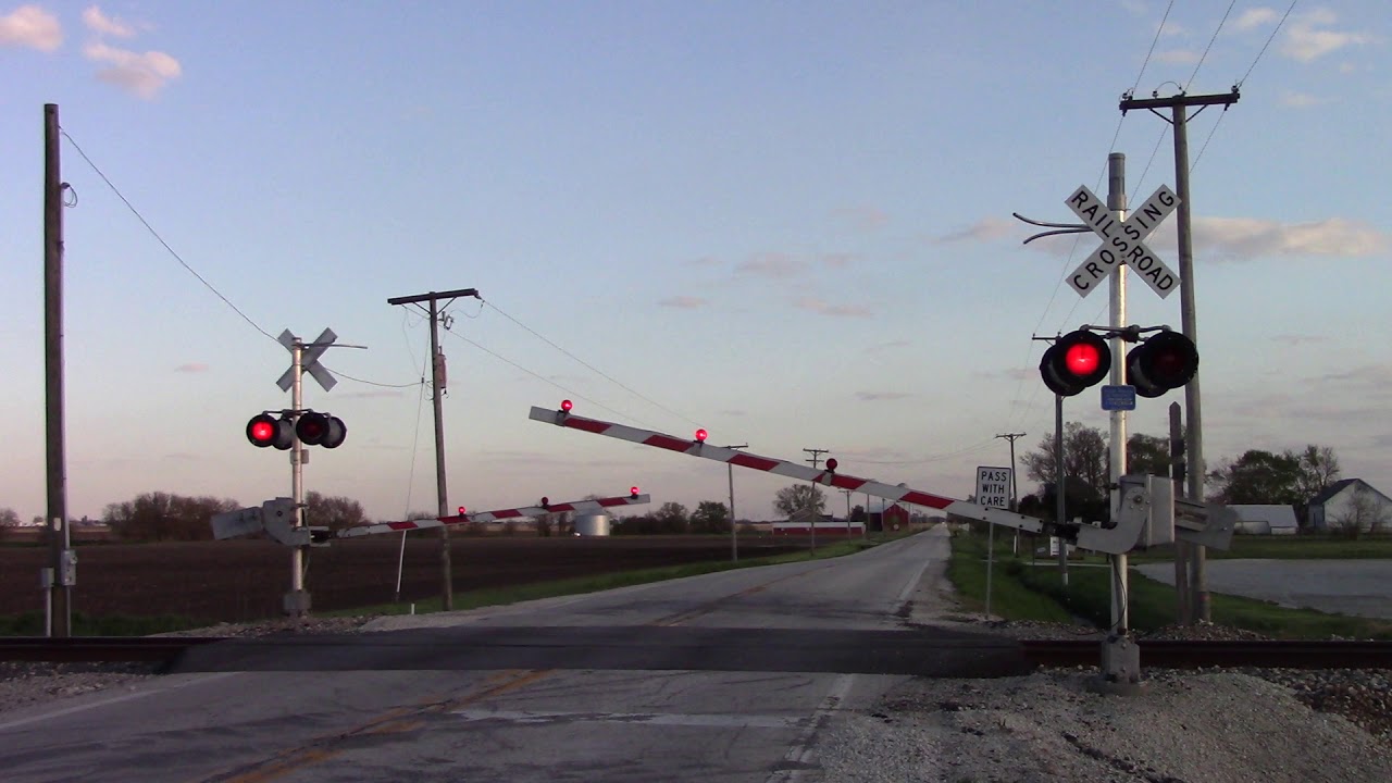 NS 7124 East in Union Hill, IL 5/8/20 - YouTube