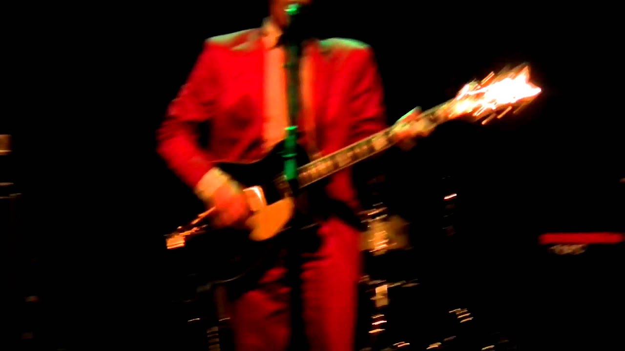 Drake Bell - I Know live - YouTube