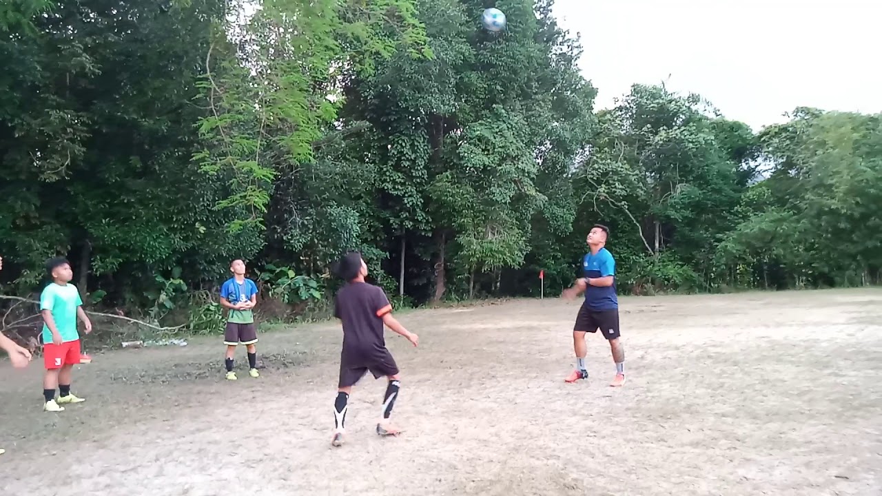 Training menanduk bola - YouTube