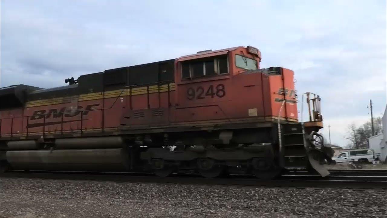 BNSF 9248 West in Princeton, IL 3/13/24 - YouTube