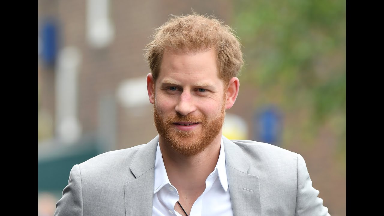 THE UK PRESS WON'T LEAVE PRINCE HARRY ALONE - YouTube