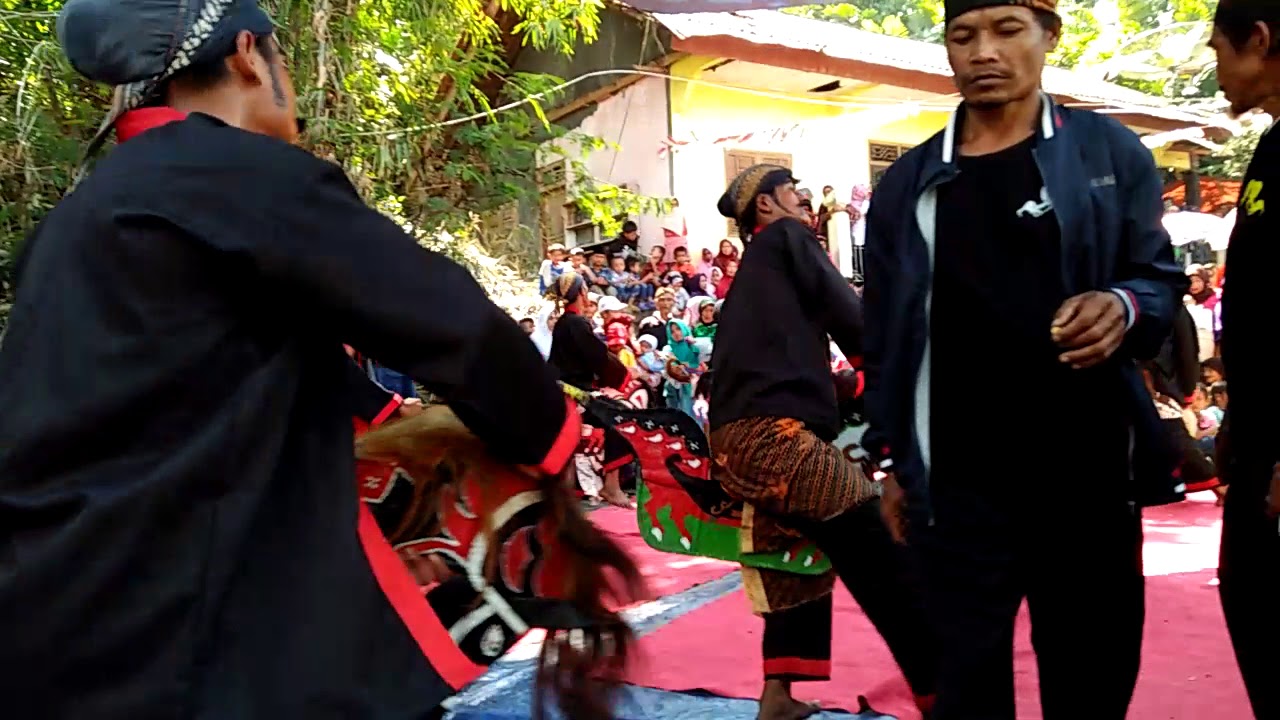 Warok klasik satria muda desa suwidak. - YouTube