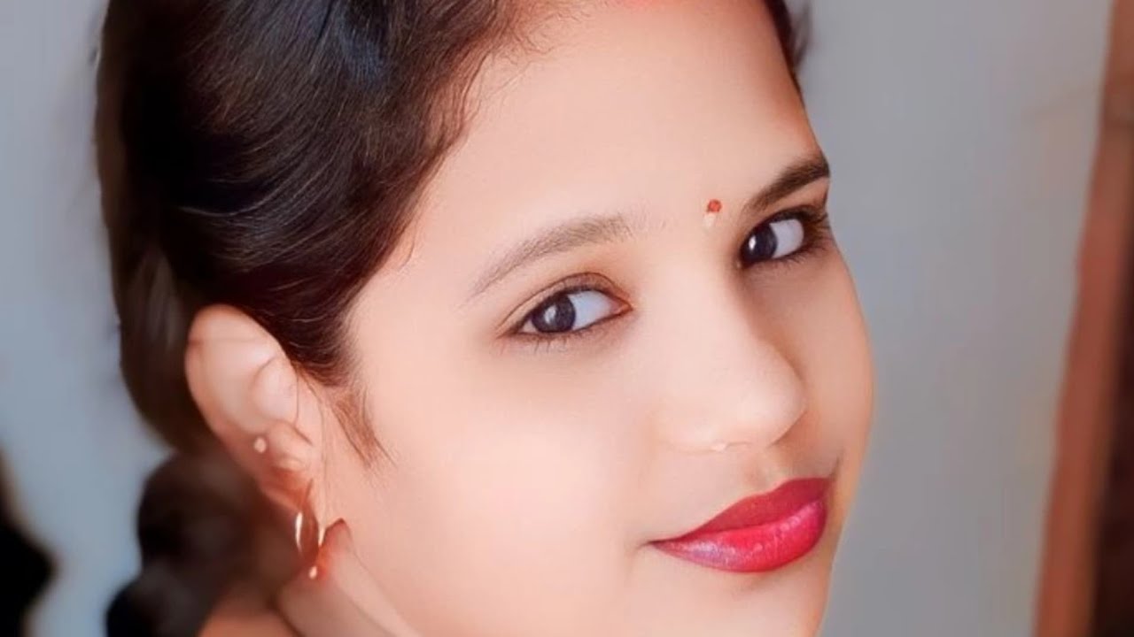 Nisha devi maurya is live देखो मै मुंबई गयी थी दोस्तों #live #liveon ...