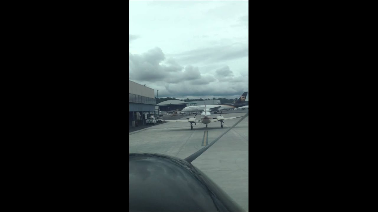 Cessna 208 engine start - YouTube