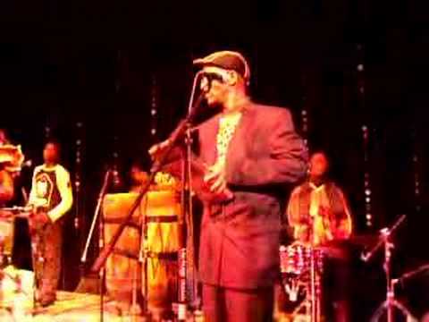 Konono No. 1 LIVE! - YouTube