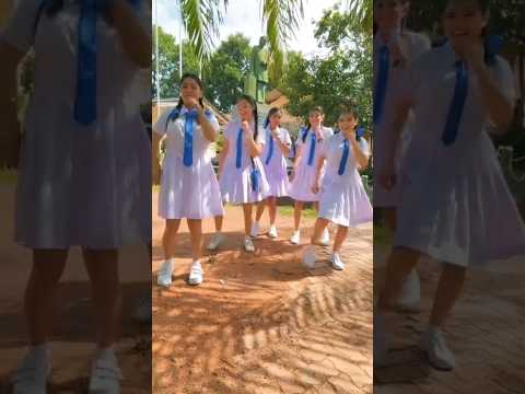 අදුරන්න පුලුවන්ද කව්ද මේ කියලා 🥰💃 Traditional Sri Lankan School Girls Dance Performance | #dance
