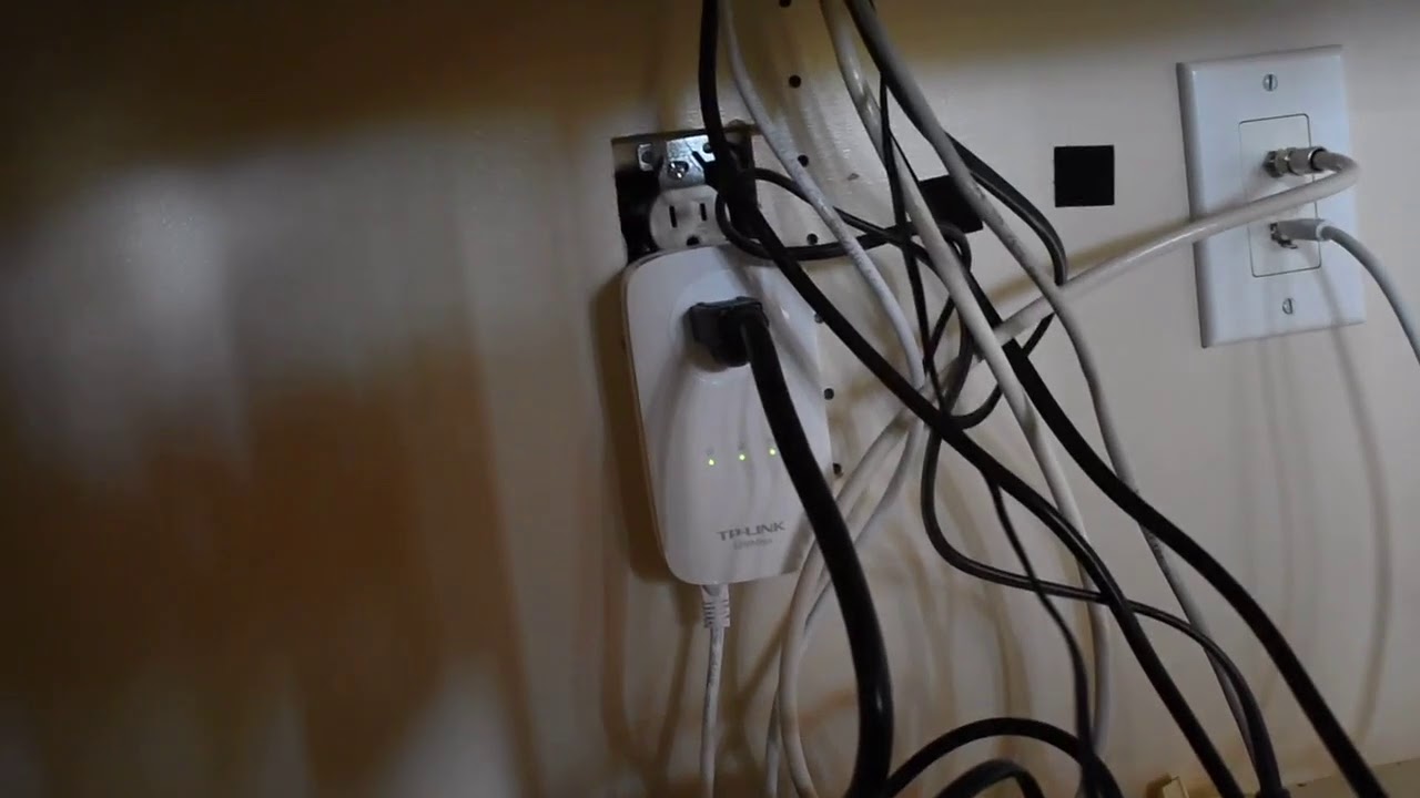 Internet over the power lines creates extreme dirty electricity. - YouTube