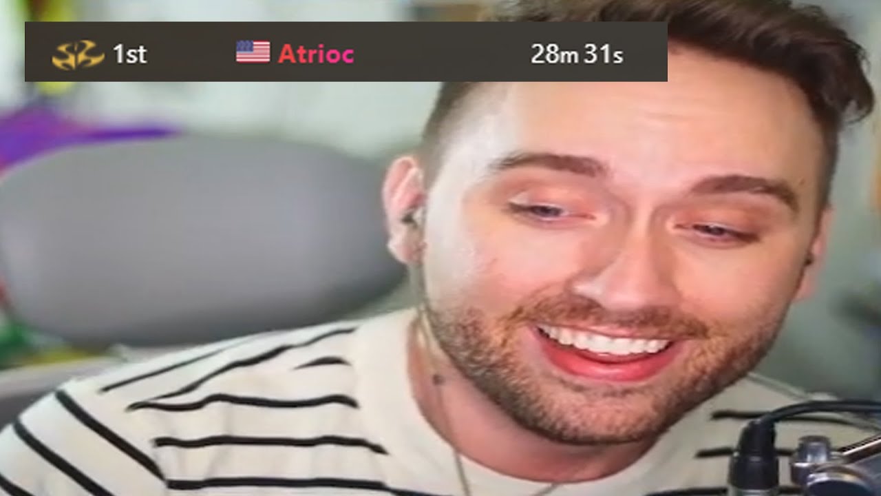 Atrioc flexes his hitman world record on his family - YouTube