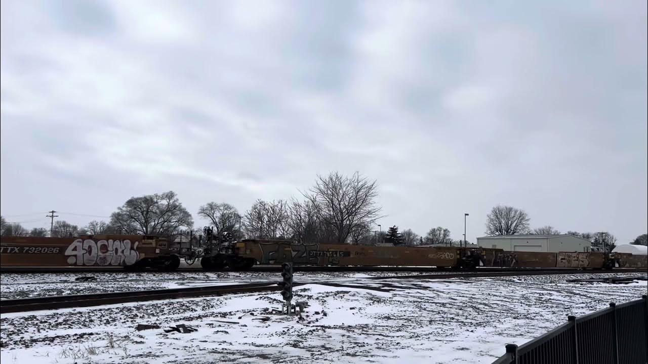 CSX Intermodal Train in Fostoria, Ohio - YouTube