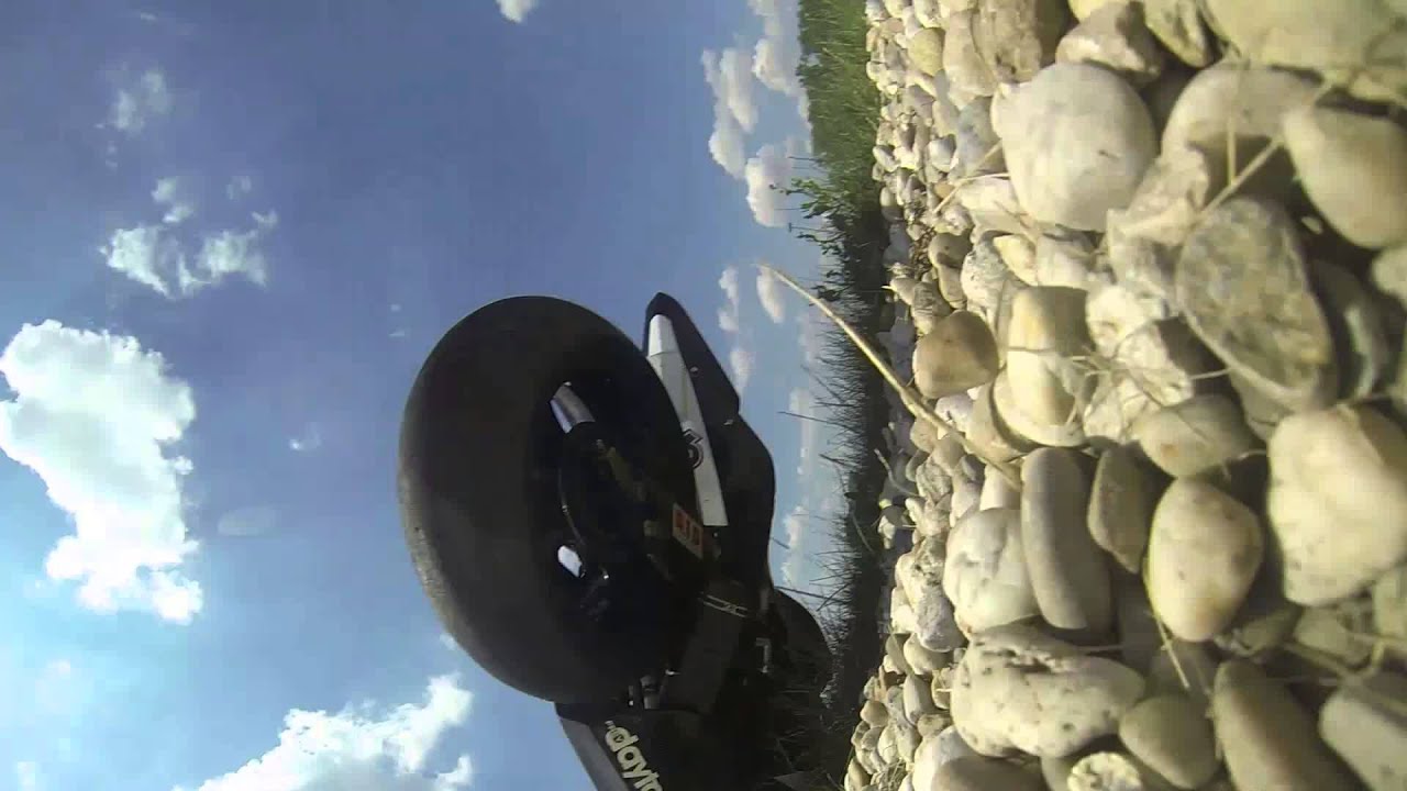 Crash Yamaha R6 Slovakiaring - YouTube