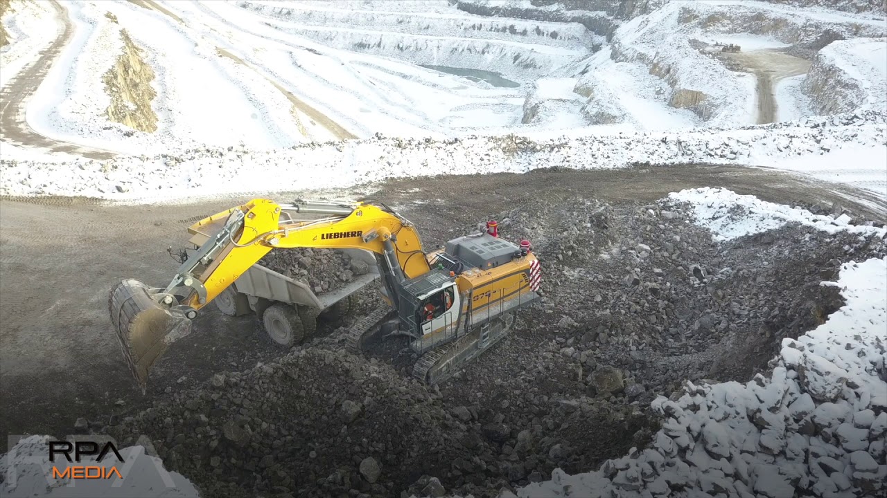 Liebherr R976 excavator - YouTube