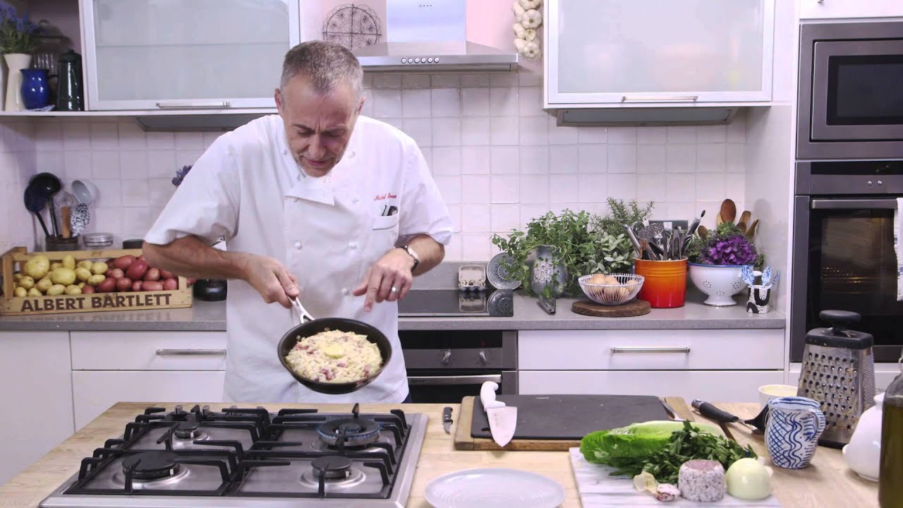 Albert Bartlett Rooster Potato Rosti by Michel Roux Jr. - YouTube
