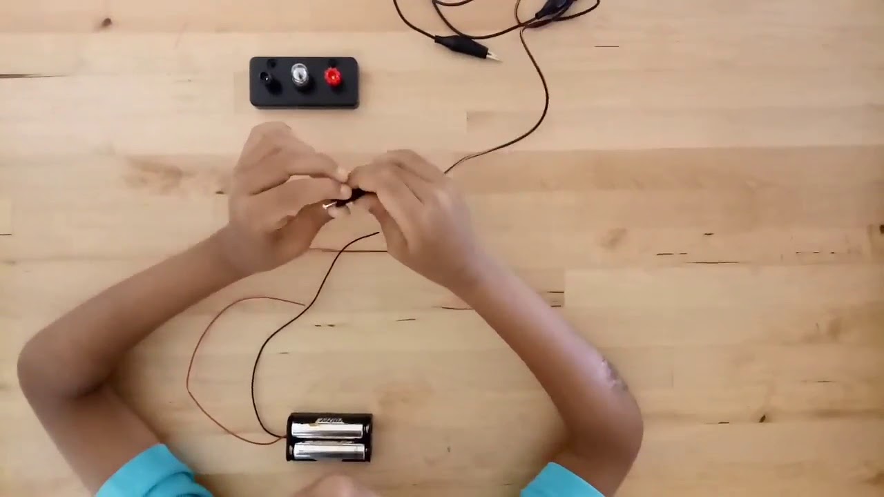 Setting Up a Simple Electrical Circuit - YouTube