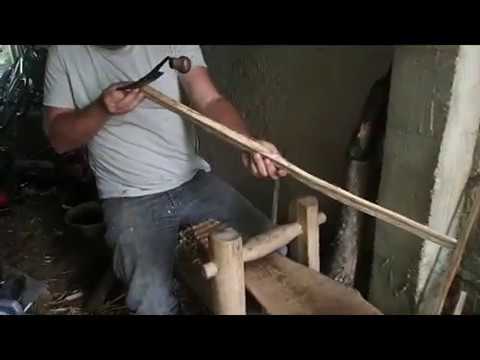 Finishing Chestnut Laths on the Shaving Horse - YouTube