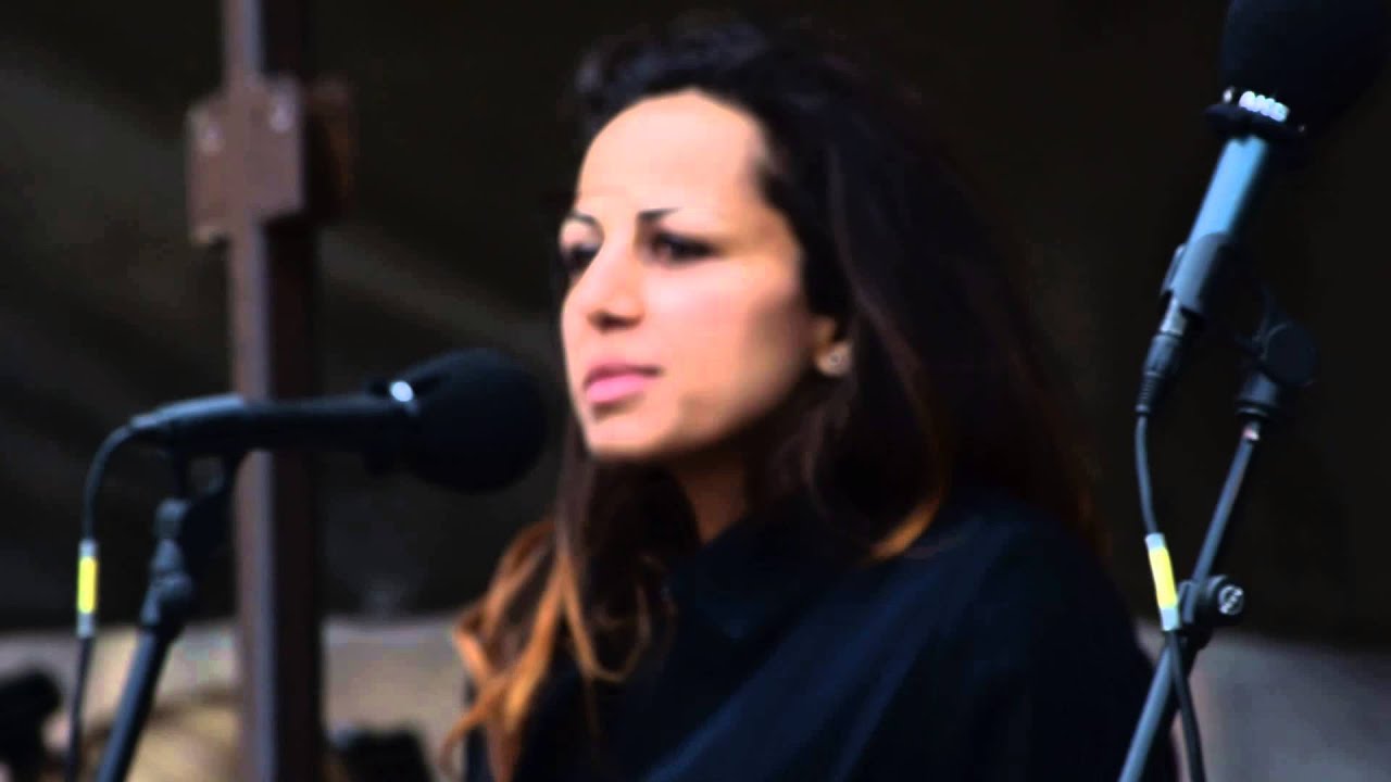 Haifaa Awad tale i dag ved #Refugeeswelcome-copenhagen - YouTube