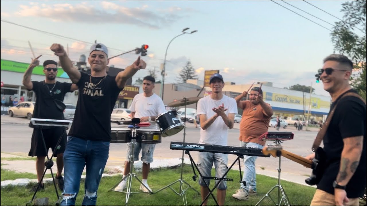 La San Jose Band - “Besos, Amor y Cama”. - YouTube