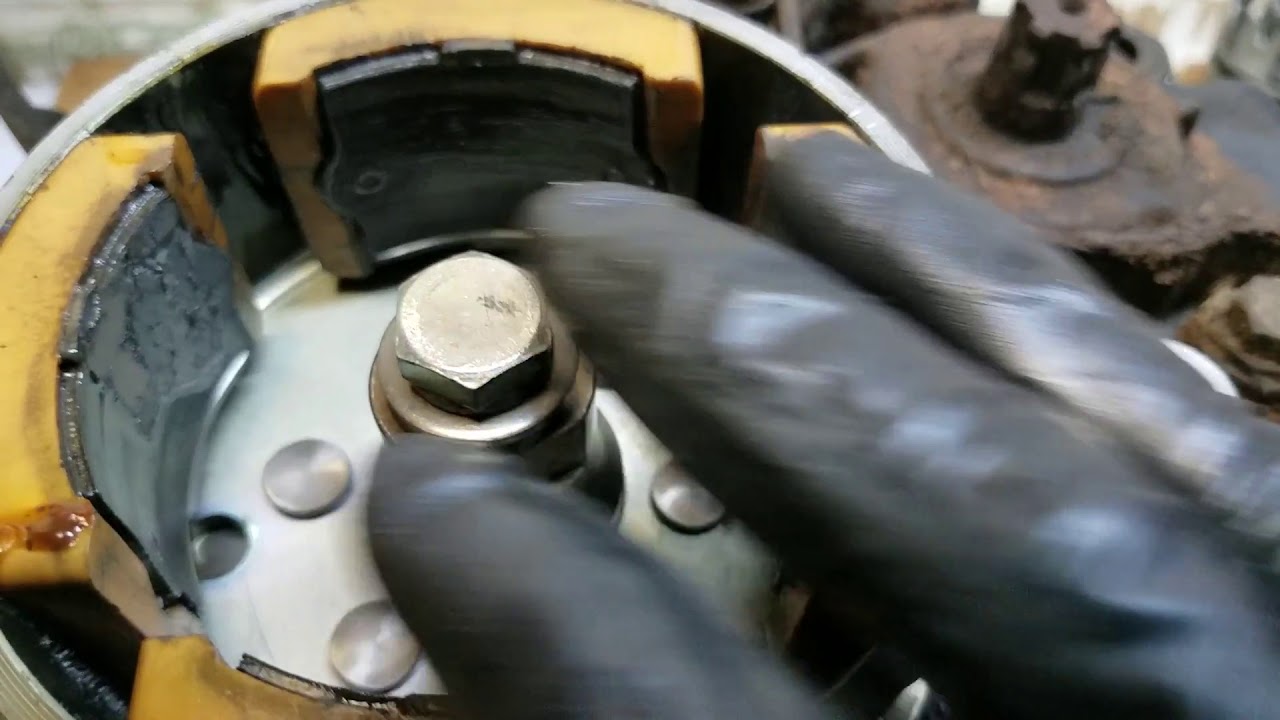 1985 Yamaha BW200 Project: Engine 5 - Magneto Side - YouTube