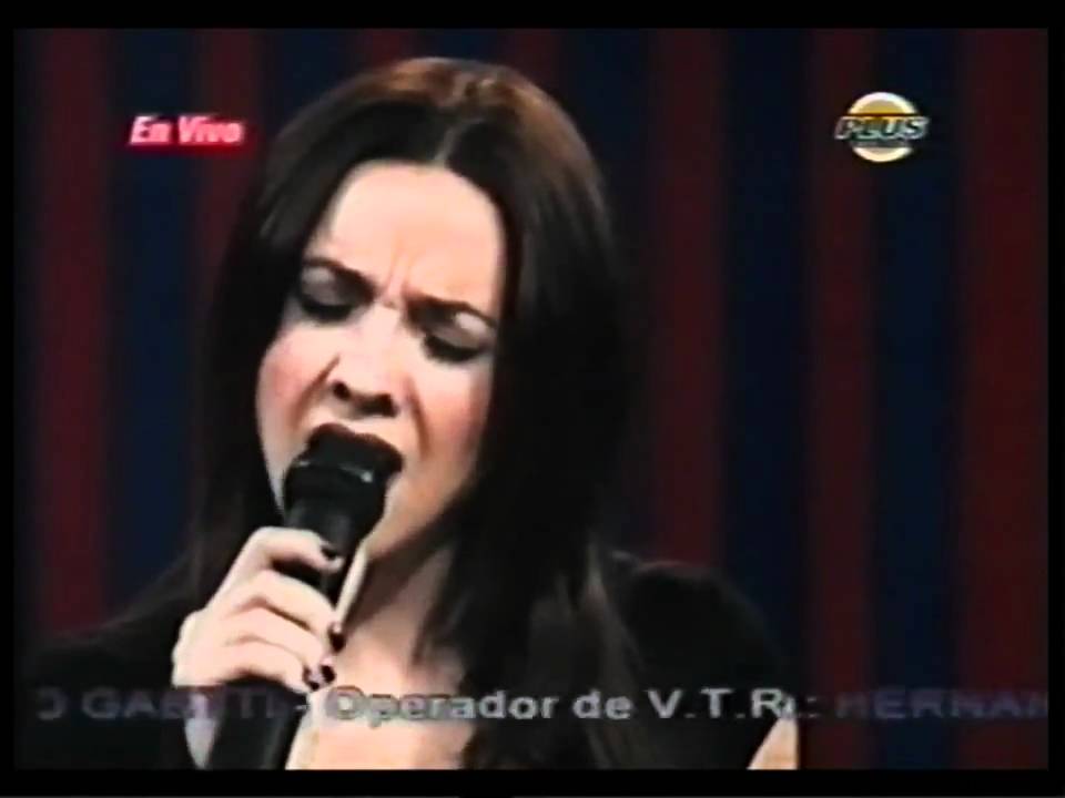 Laura Miller - Lo mejor de la gente (Plus TV) #LauraMiller - YouTube