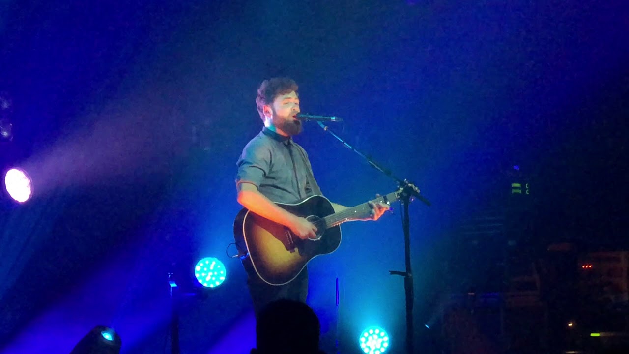 Passenger — Dancing In The Dark - YouTube